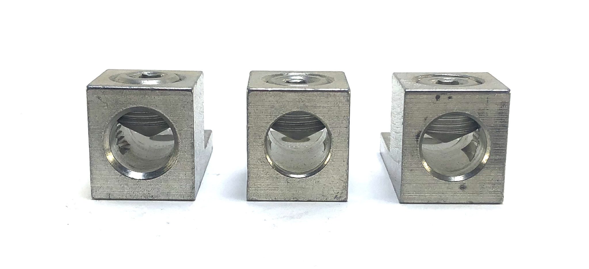ILSCO D831 TA-250 AL9CU 250 MCM-6 Lugs (Set of 3)