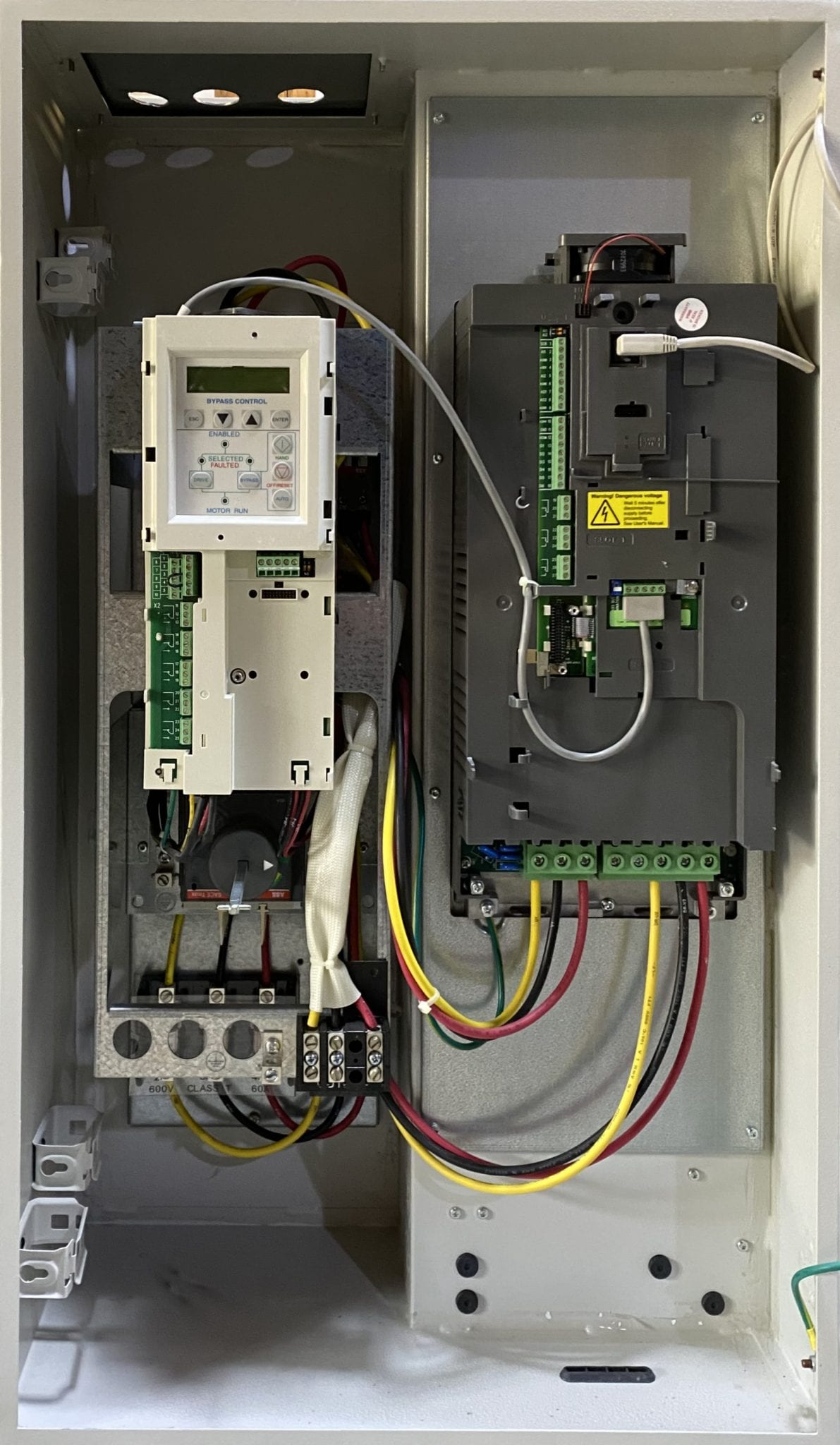 ABB ACH550-BCR-038A 3 Phase 380-480 Vac 38 Amp 25 HP VFD Drive