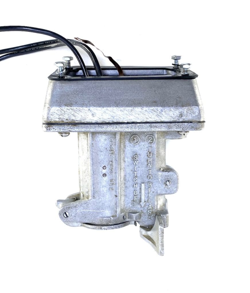 Eaton Crouse-Hinds 7565-D Explosion Proof Receptacle Plug w/Bolts