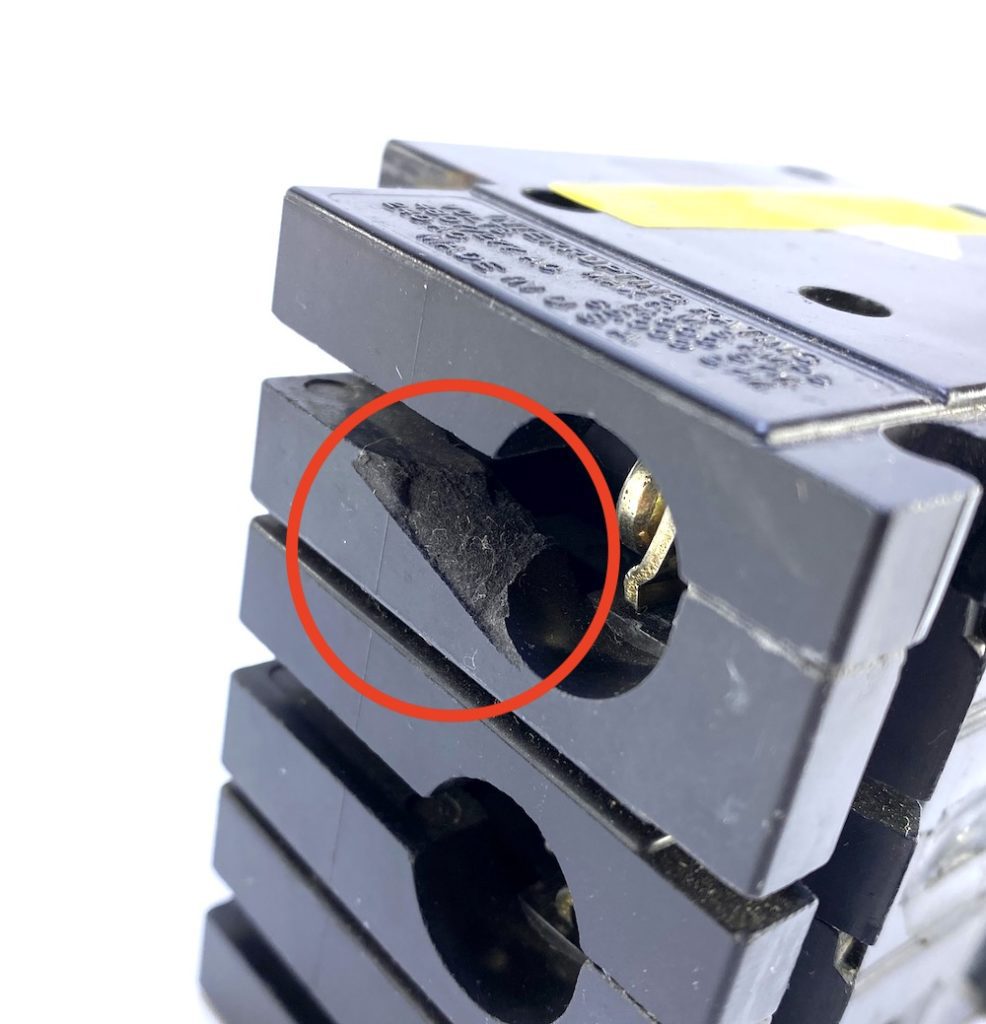 Square D EHB34030 3 Pole 30 Amp 480Y/277 Vac Breaker (Chipped)