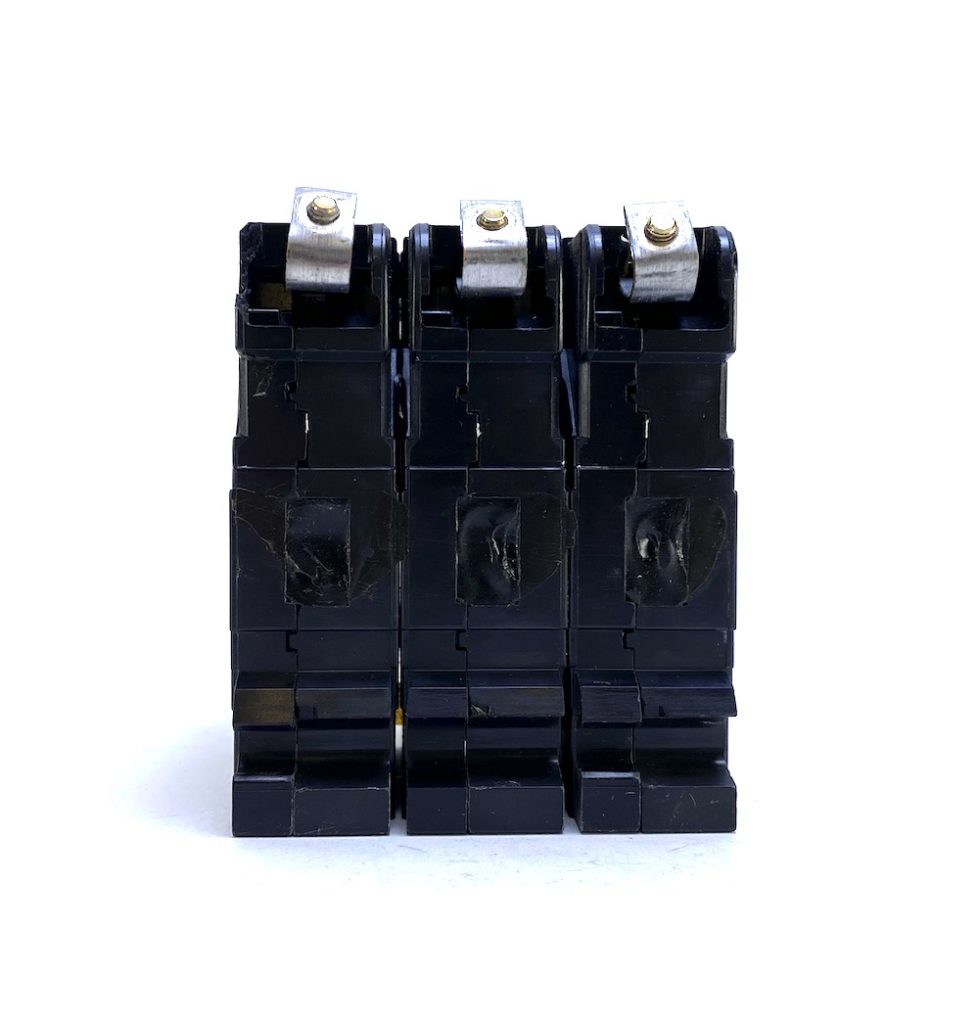 Square D EHB34030 3 Pole 30 Amp 480Y/277 Vac Breaker (Chipped)