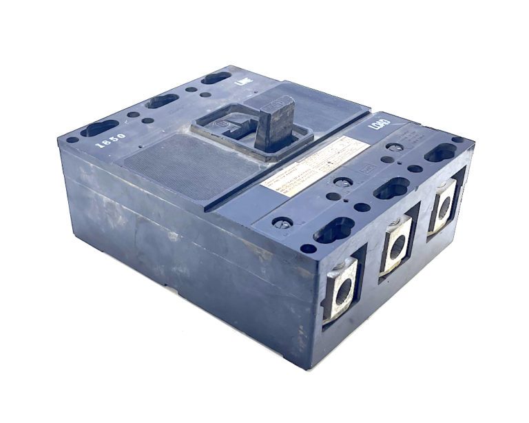 General Electric 3 Pole 1200 Amp 208Y/120V APNB Heat Rated Panel ...