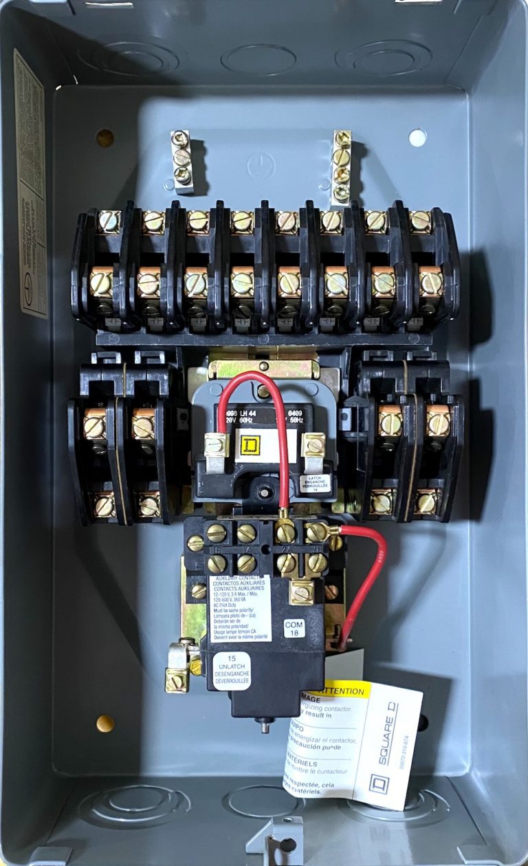 Square D 8903LXG1200 12 Pole Lighting Contactor w/120V Coil (NEW)