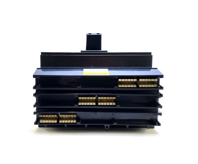 Square D PJA36120 3 Pole 1200A I-Line PowerPact Breaker (CHIPPED)