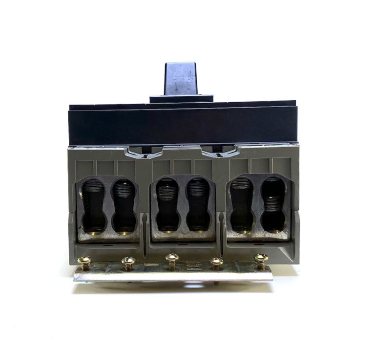 Square D PJA36120 3 Pole 1200A I-Line PowerPact Breaker (CHIPPED)