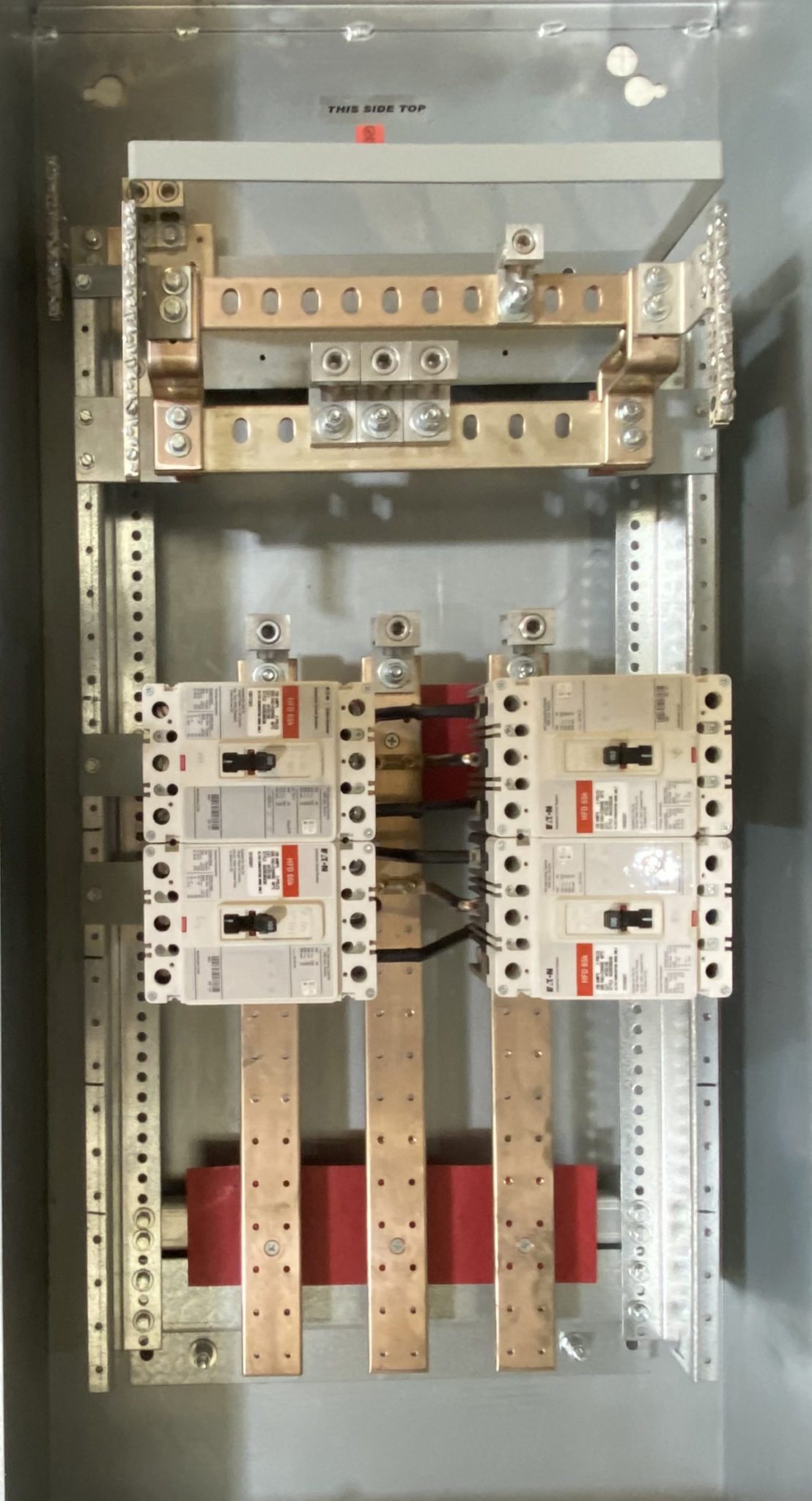 Eaton 3P4W 400 Amp 480Y/277 Vac Main Lug Breaker Panel w/Breakers