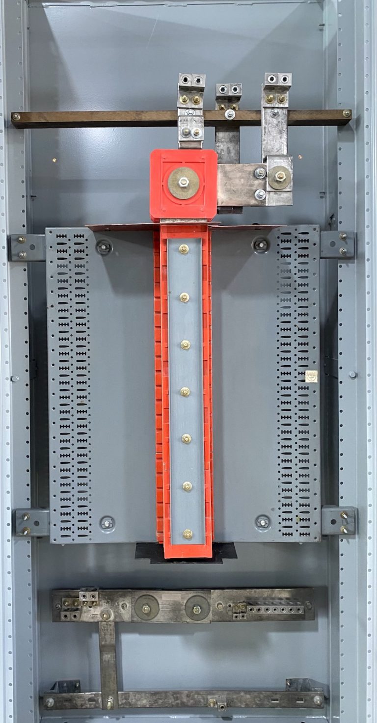 Square D 3P4W 1000A 208/120V 42 Circuits MLO I-Line Breaker Panel