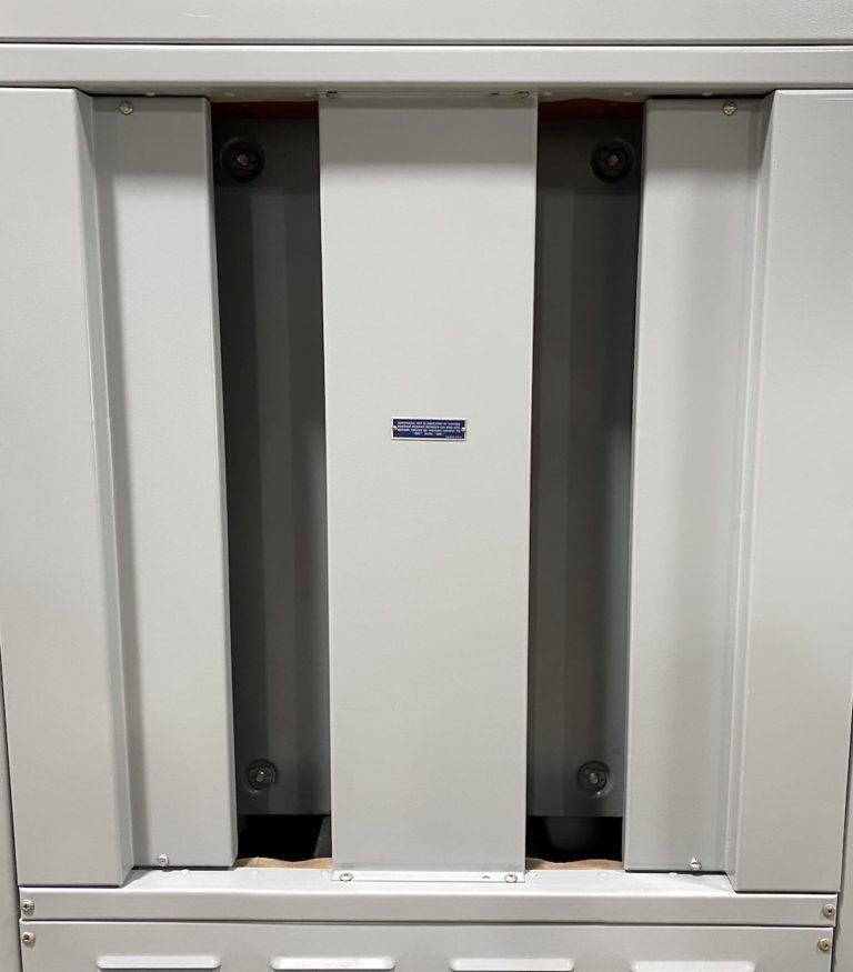 Square D 3P4W 1000A 208/120V 42 Circuits MLO I-Line Breaker Panel