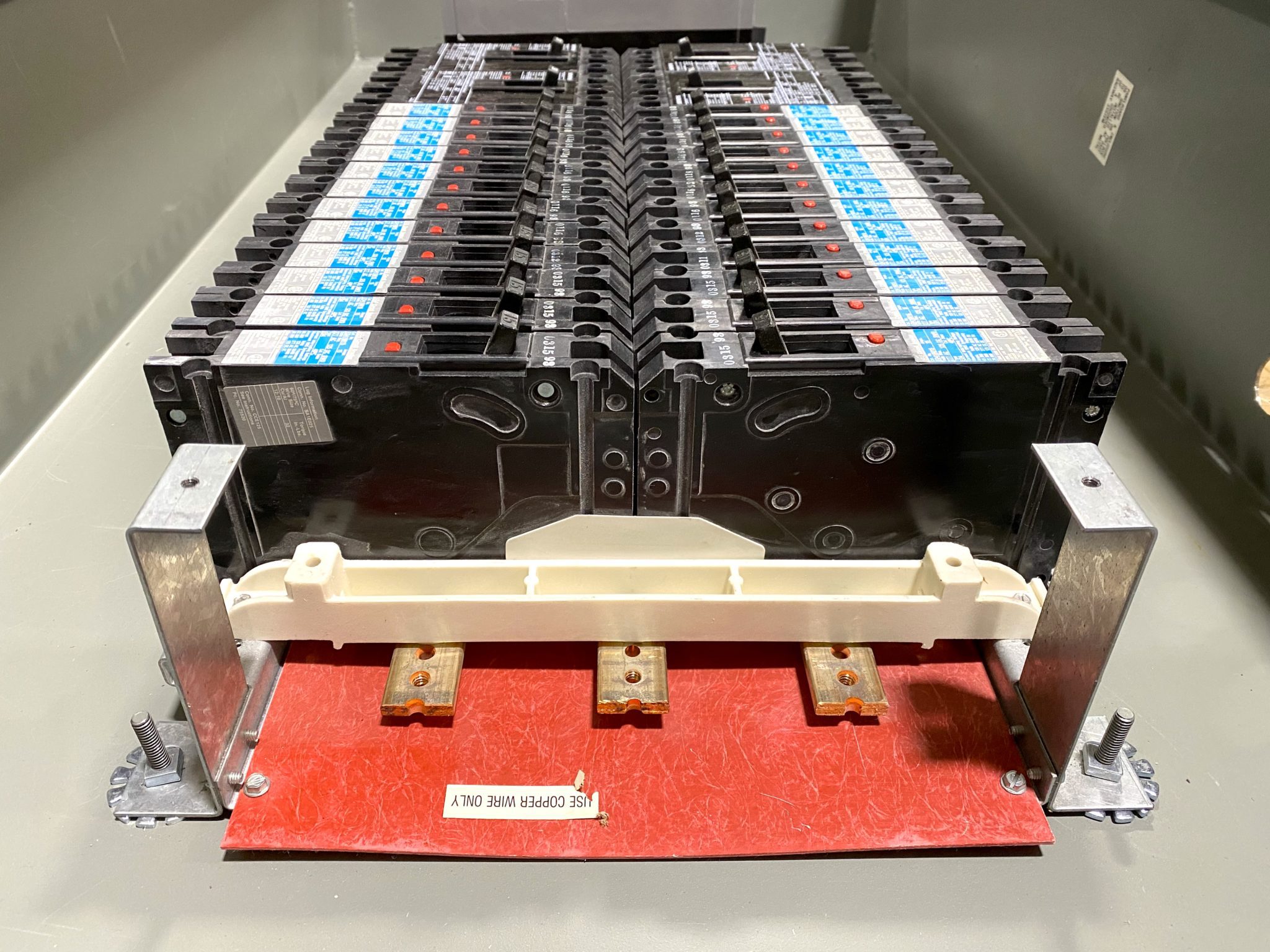 Aftermarket 3P4W 225A 480/277V 22kA Main Breaker Panel w/Breakers