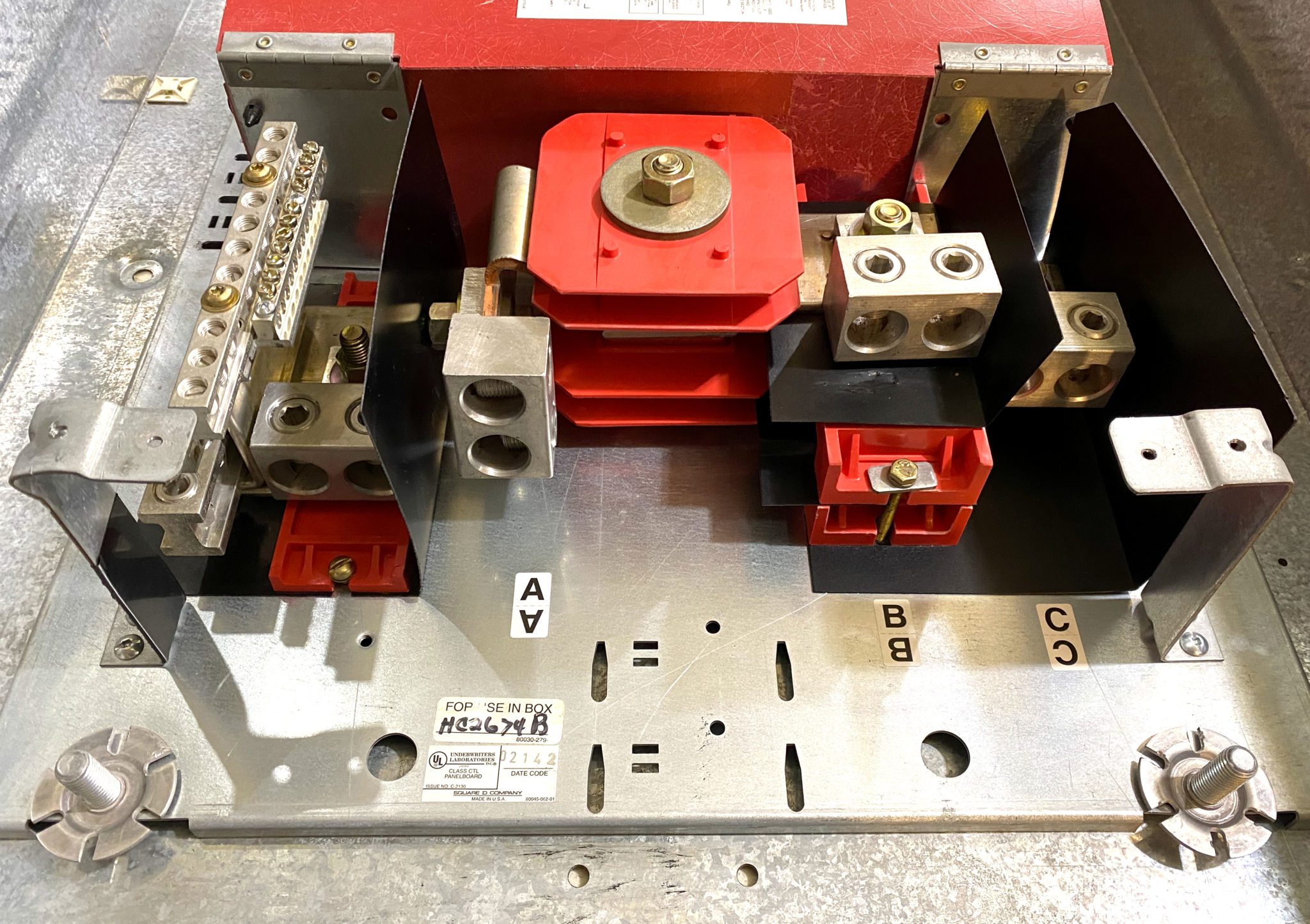 Square D 3P4W 600Amp 480Vac 42 Circuits MLO I-Line Breaker Panel