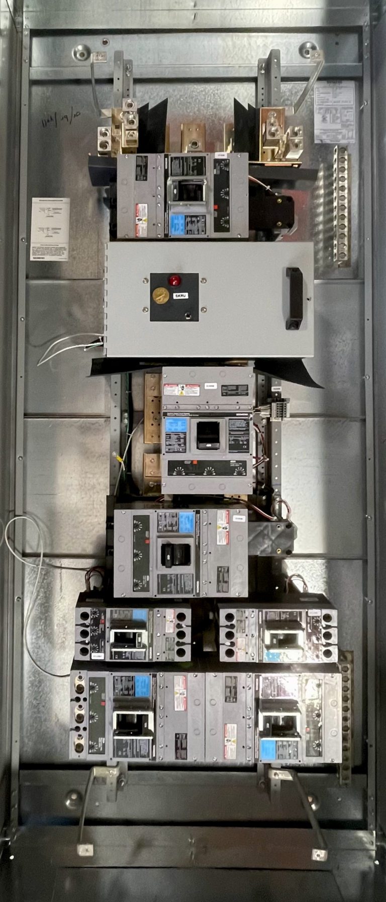 Siemens 3P4W 21Cir 400Amp 480Y/277Vac Type P5 Main Lug Only Panel