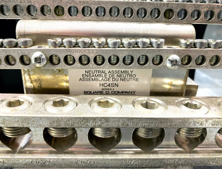 Square D 3P4W 400 Amp 480 Vac 42 Cir Main Breaker I-Line Panel ...