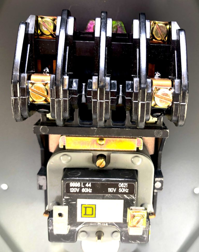 Square D 8903LG20 2 Pole 30A 600V Lighting Contactor In Enclosure