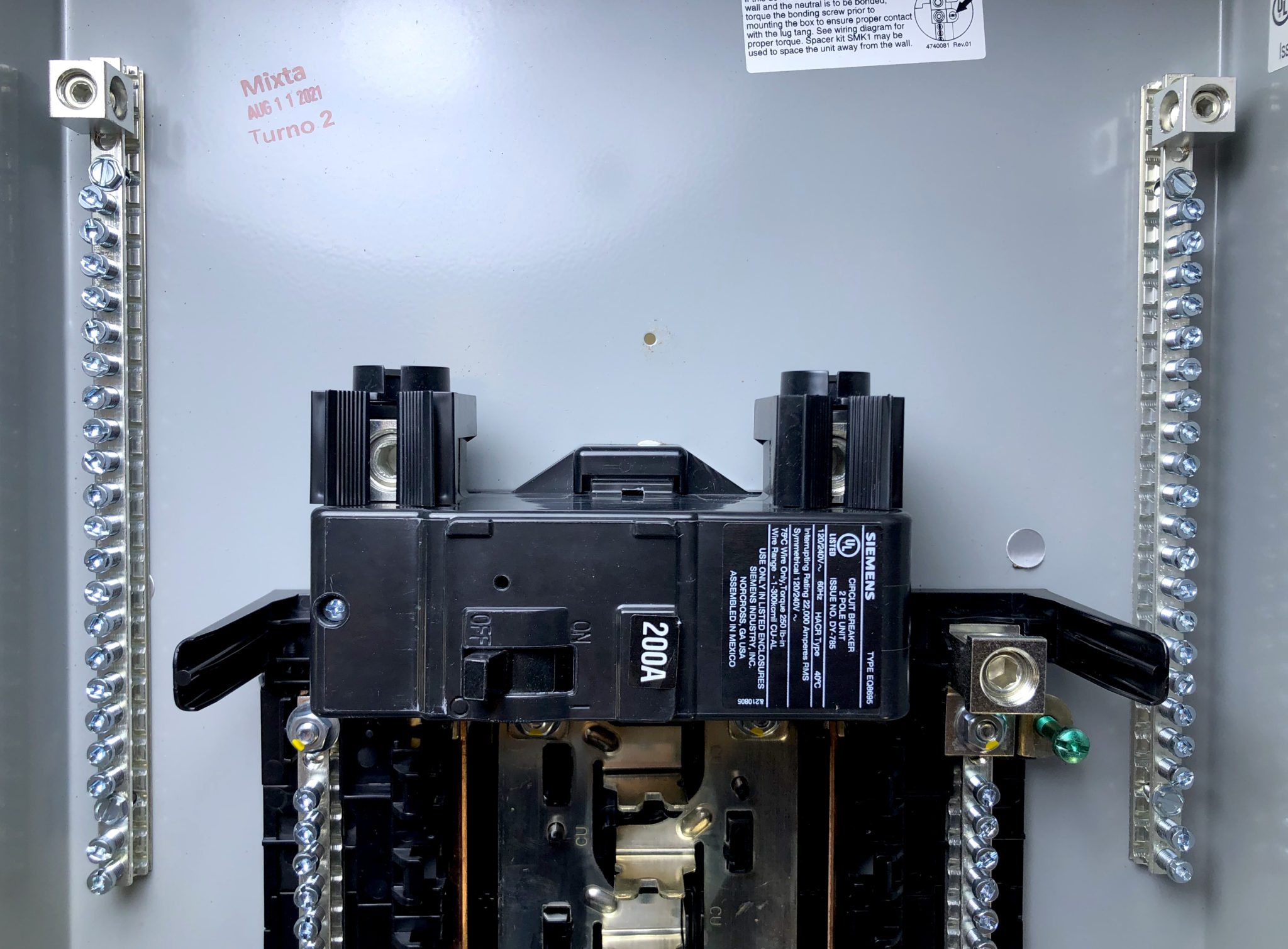 Siemens 1P3W 200A 240V 40C Main Breaker Load Center (NIB)