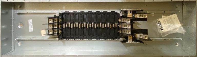 Square D NF 3P4W 600A 600V 42-Circuit Indoor MLO Panel | Electrical ...