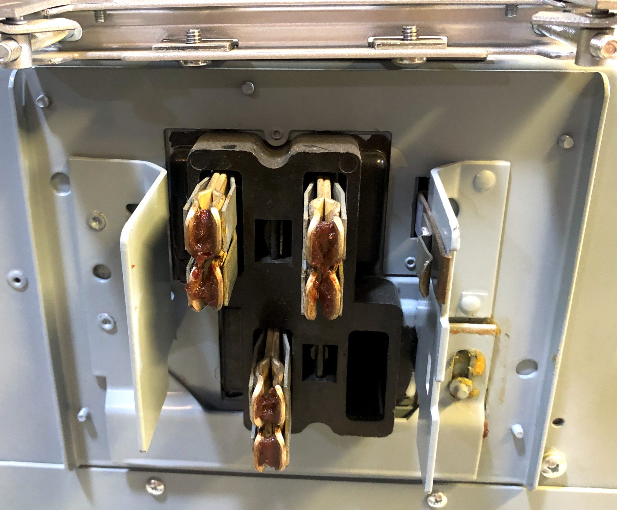 General Electric AC365RG 3P3W 400 Amp 600 Vac Fusible Bus Plug