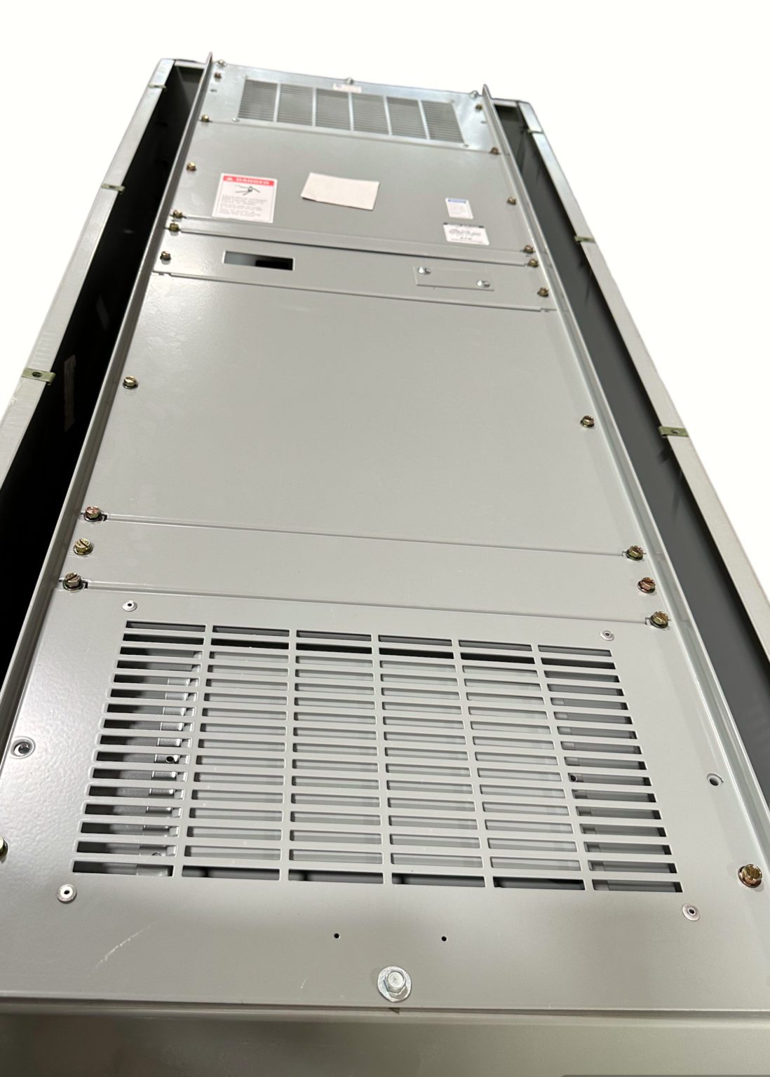 Eaton PRL4 3P4W 400 Amp 208Y/120V 32 Ckt Pow-R-Line Panel (NEW)