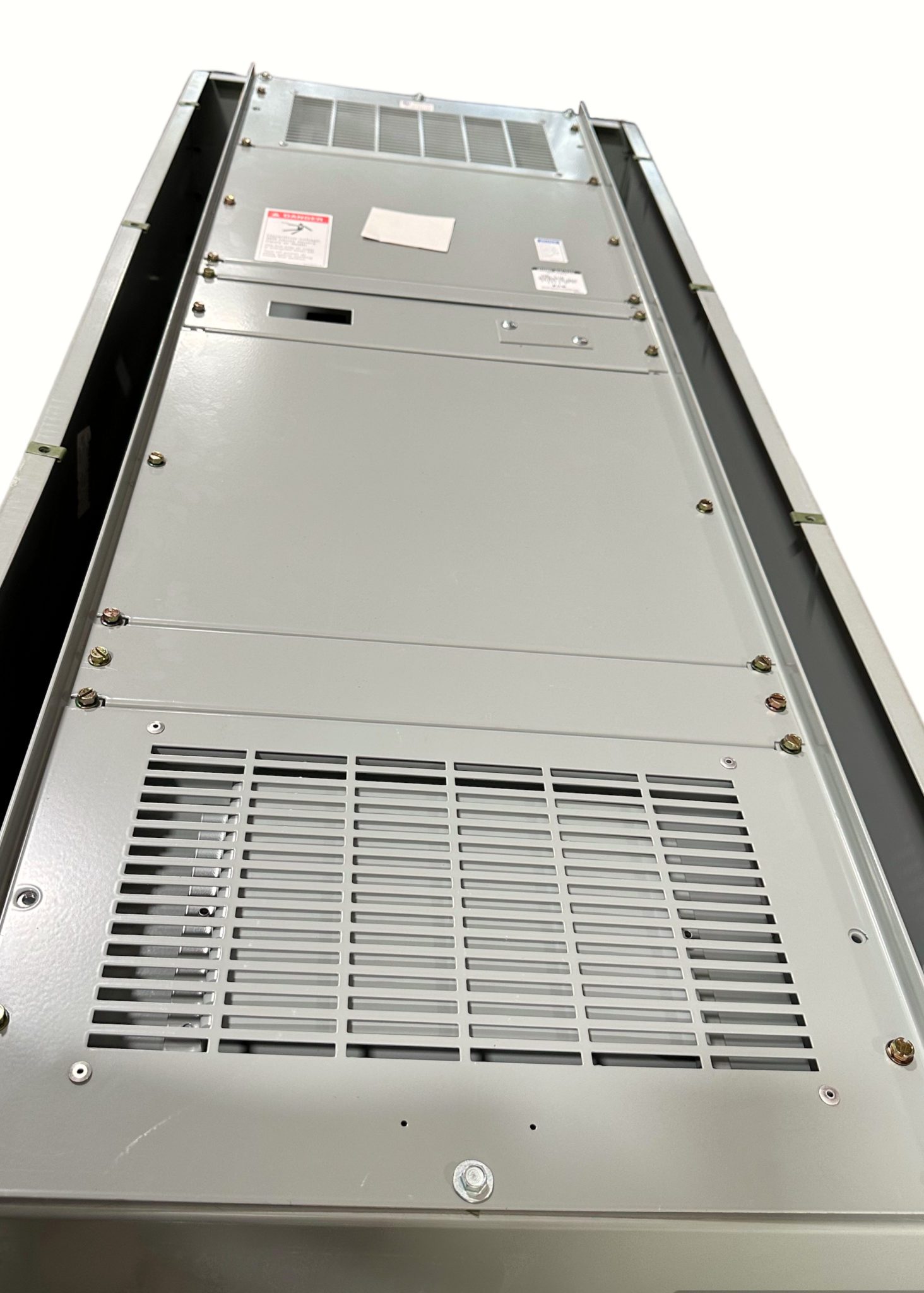 Eaton PRL4 3P4W 400 Amp 208Y/120V 32 Ckt Pow-R-Line Panel (NEW)