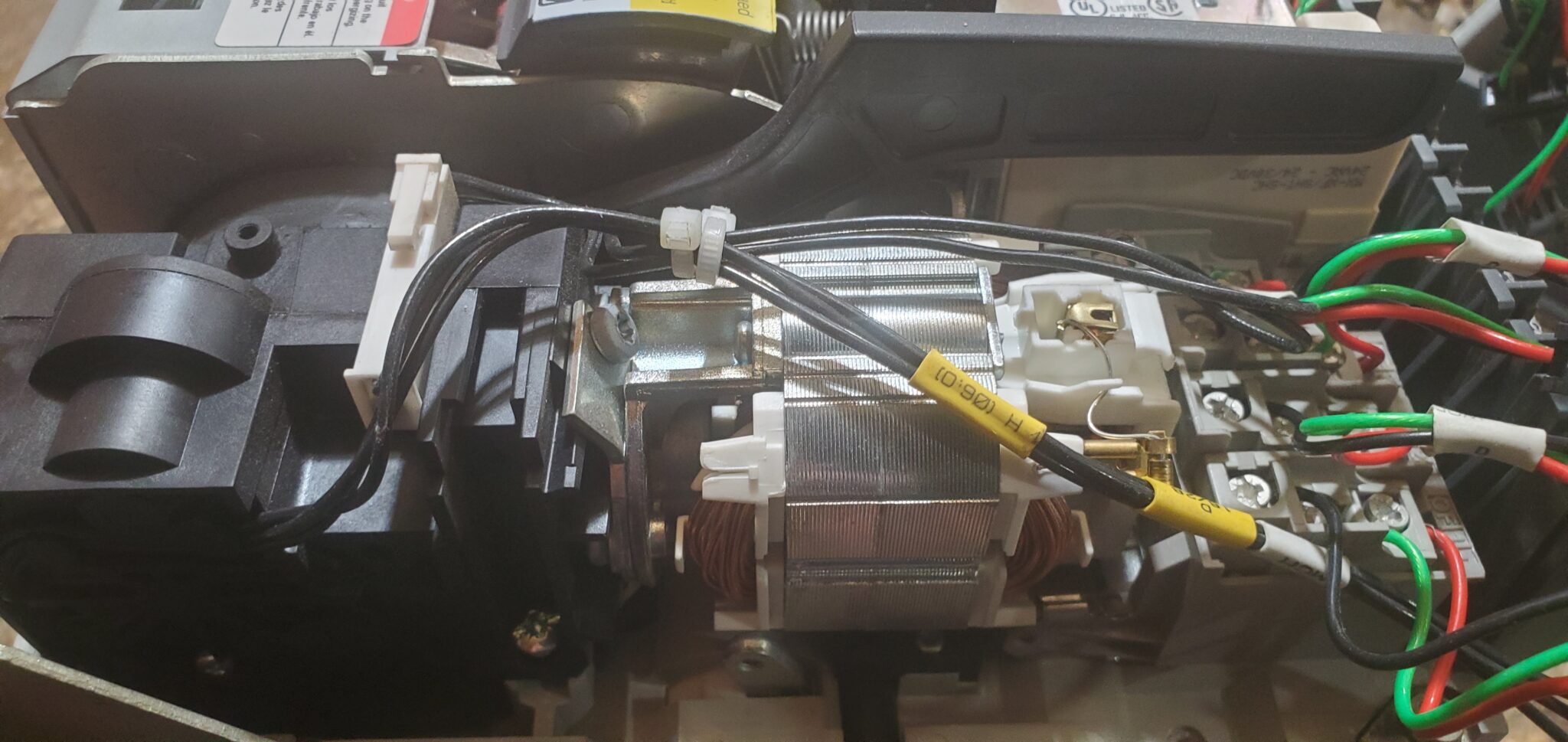 Secondary Controls On a Square D MasterPact NW Breaker | Electrical ...