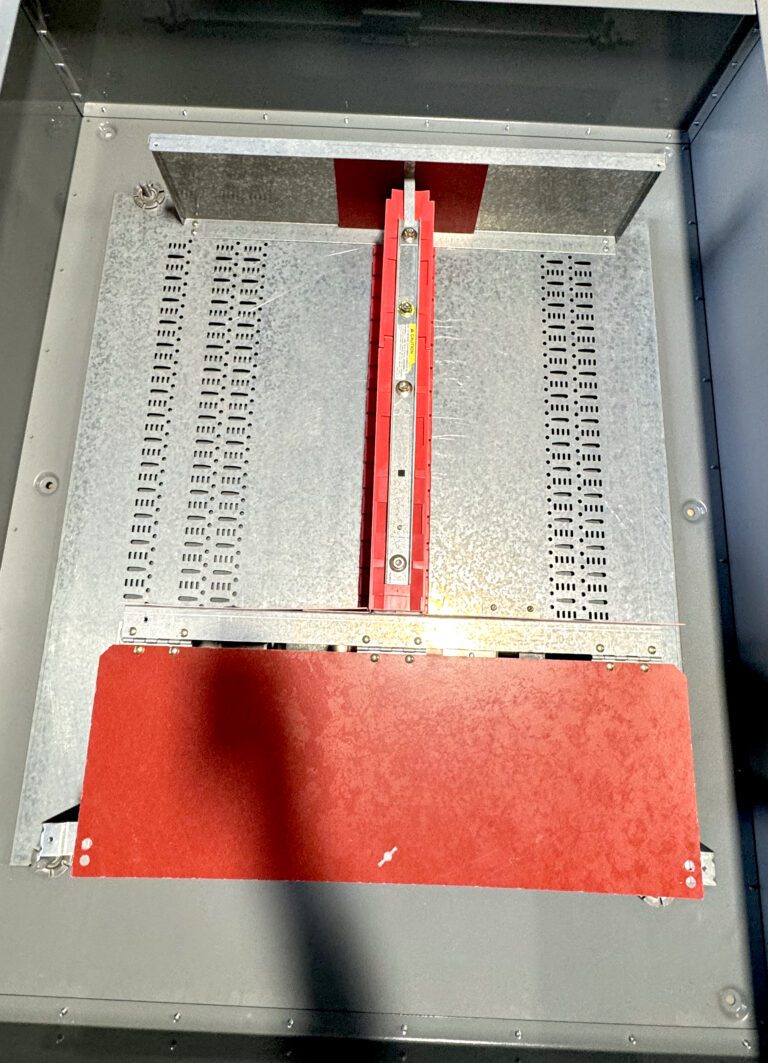 Square D 3P4W 600 Amp 480Y/277 Vac Main Lug I-Line Panelboard