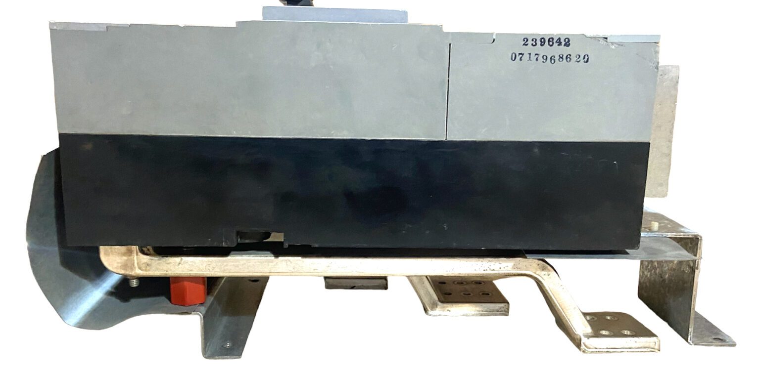 Siemens ND63F120 3 Pole 1000 Amp 600 Vac Breaker w/Mounting Kit