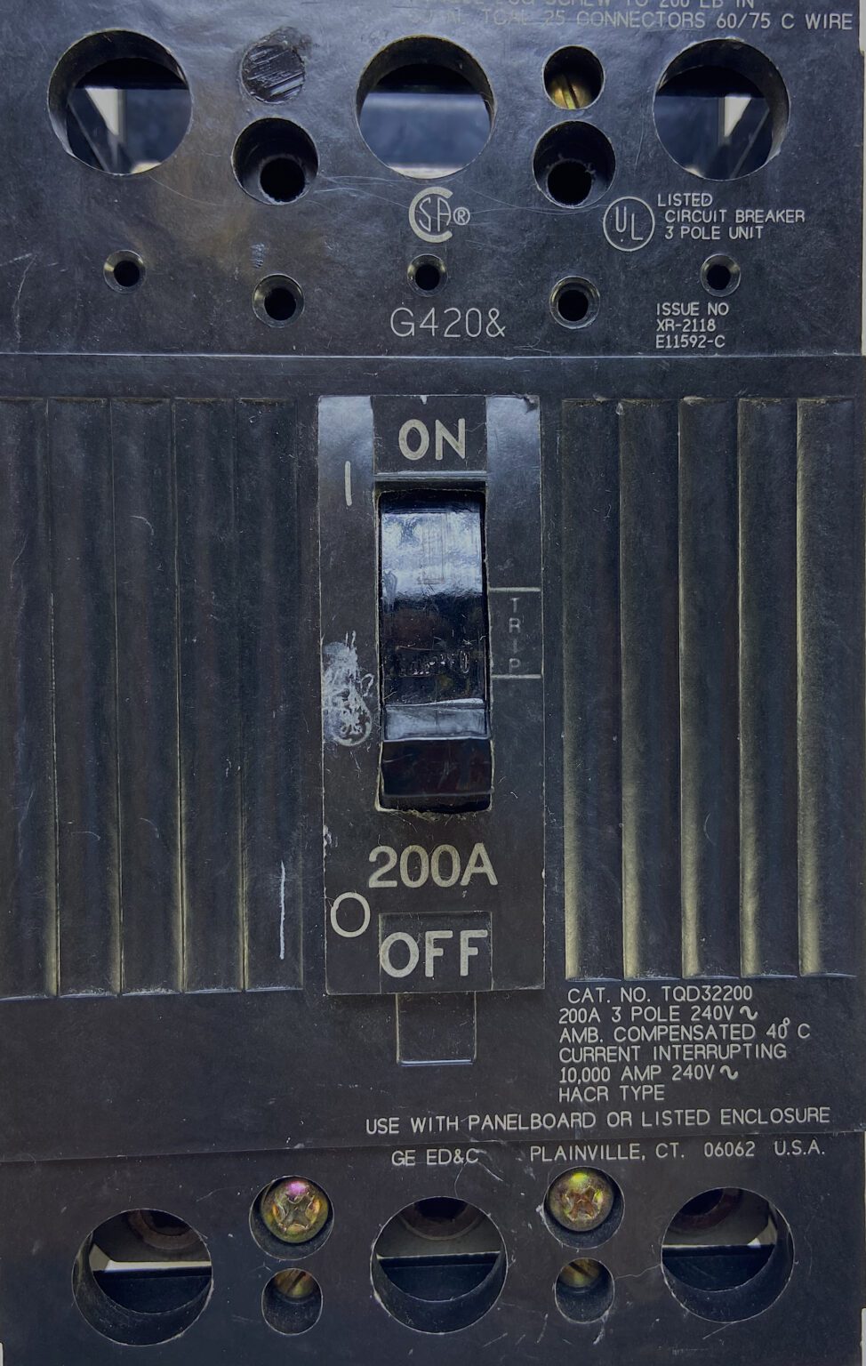 General Electric TQD32200 3 Pole 200 Amp 240 Vac Breaker w/ Kit