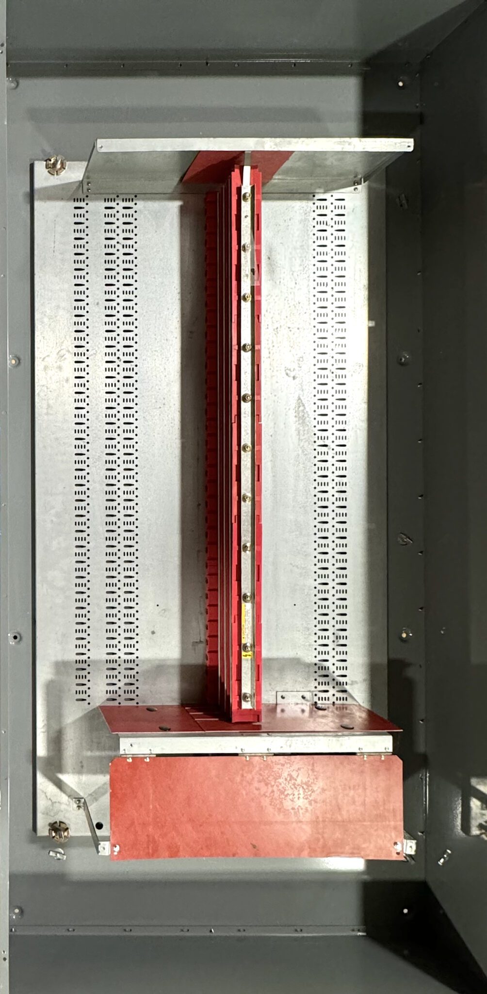 Square D 3Phase 3Wire 600Amp 480Vac 66 Circuits MLO Panel w/Doors