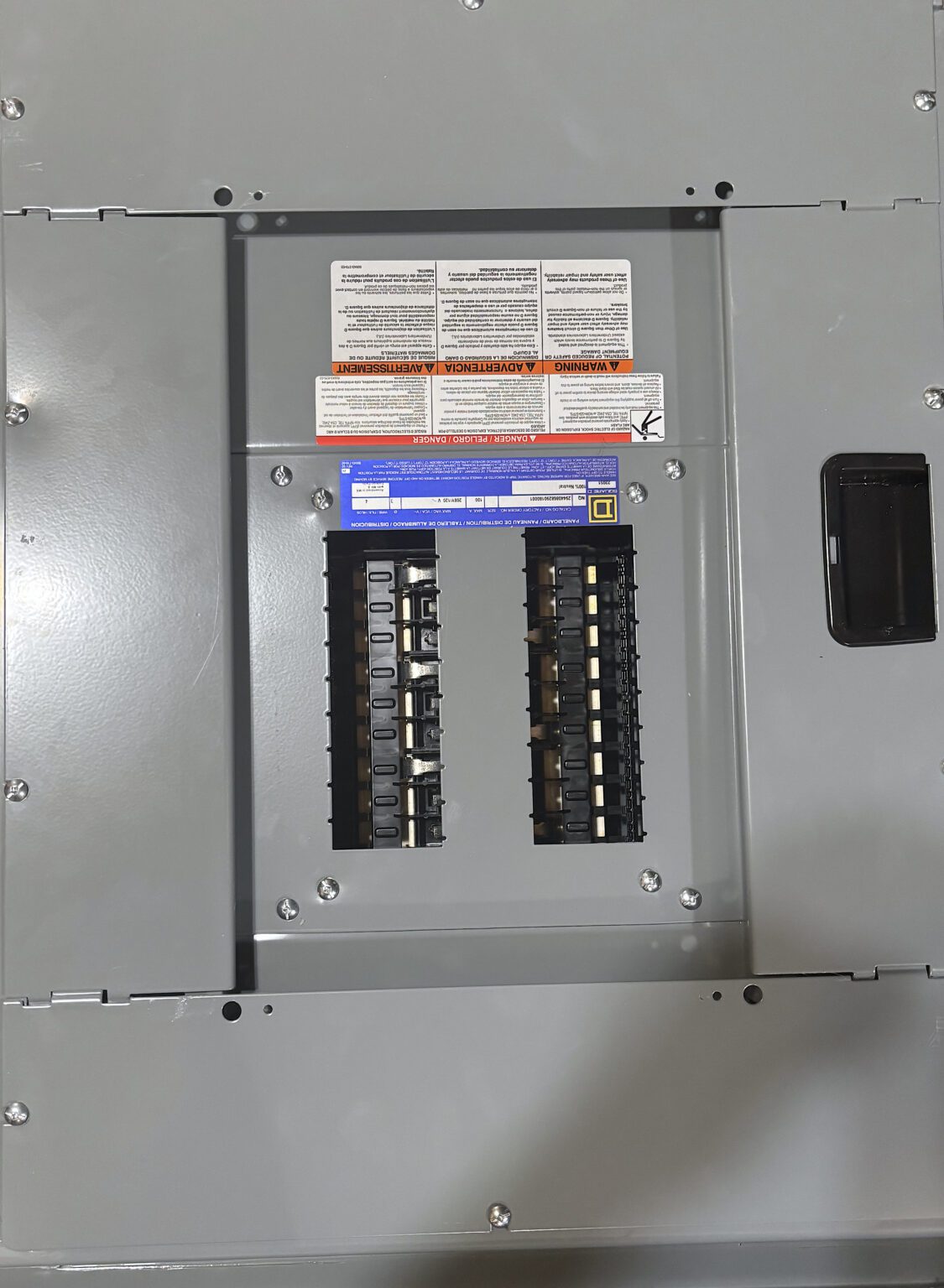 Square D 3P4W 100 Amp 208Y/120V 18Ckt NEMA 3R Type-NQ Panel (NEW)