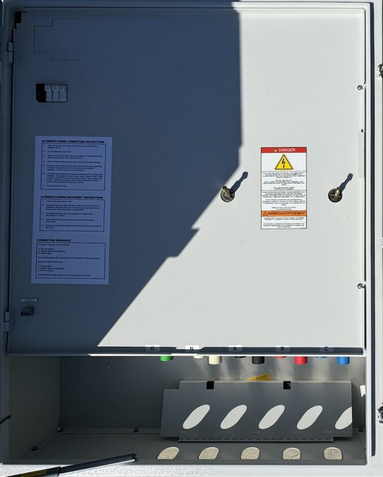 ESL 3060-0103 3P4W 600 Amp 208V N3R Manual Transfer Switch (NEW)