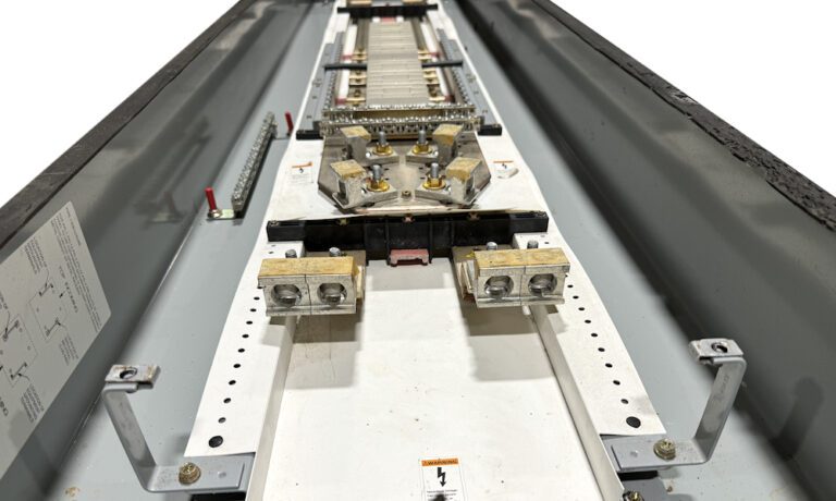 Eaton PRL3A 1P3W 600 Amp 240V NEMA 3R MLO Panelboard (42 Circuit)