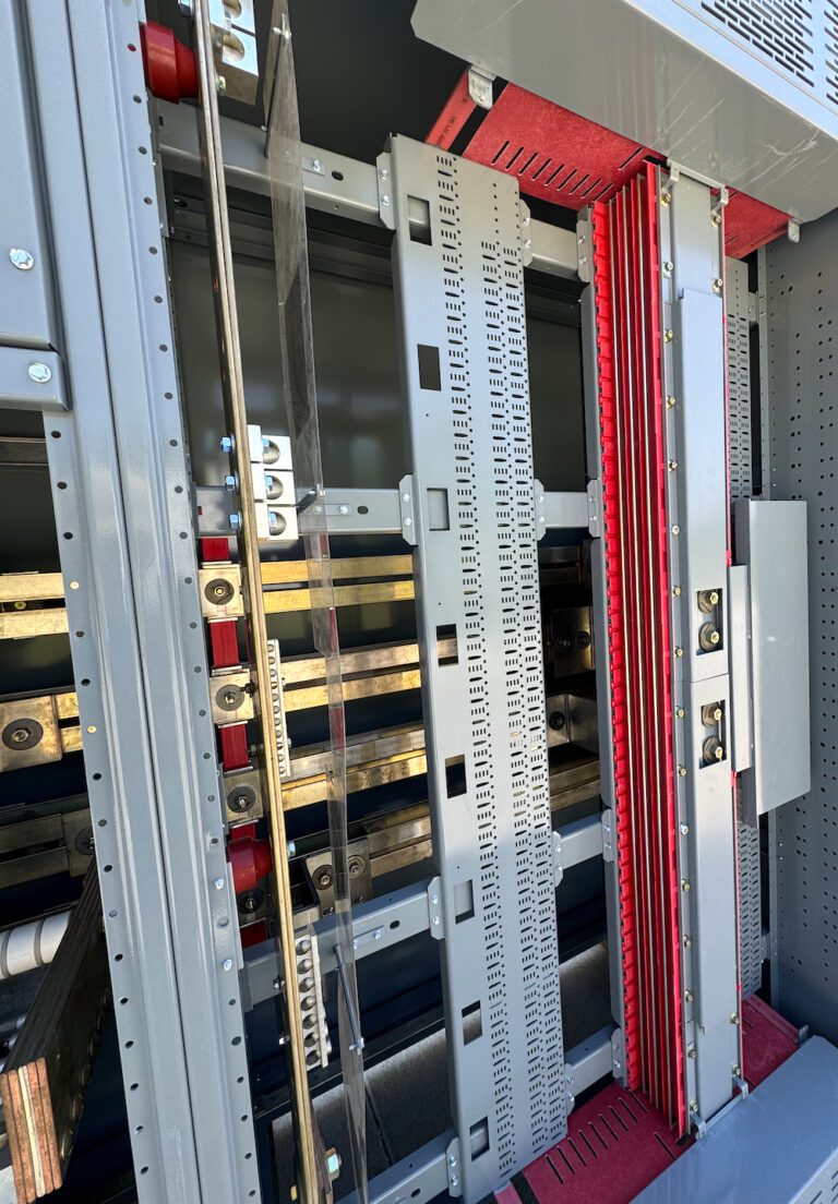 Square D QED 3P4W 3000 Amp 480/277V MLO Switchgear (75 Circuit)