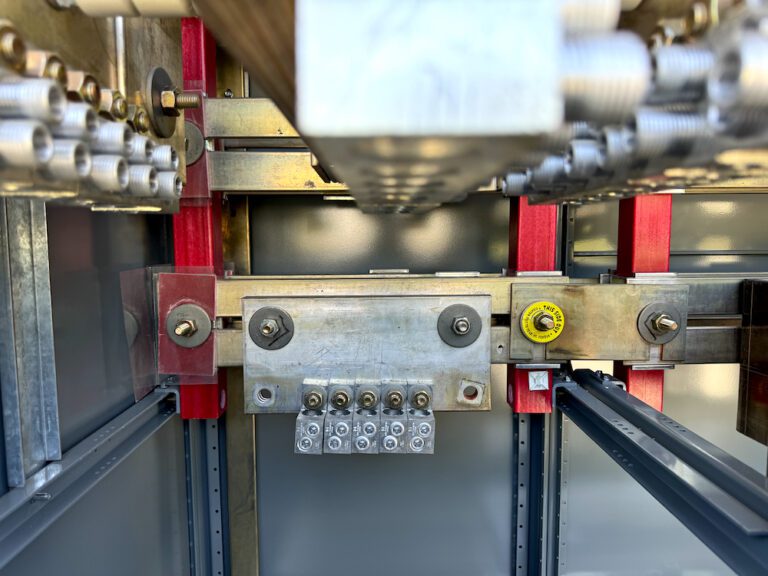 Square D QED 3P4W 3000 Amp 480/277V MLO Switchgear (75 Circuit)