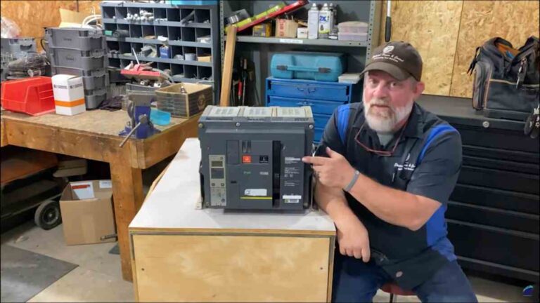 Industrial Circuit Breakers: Types, Uses, and Selection Guide